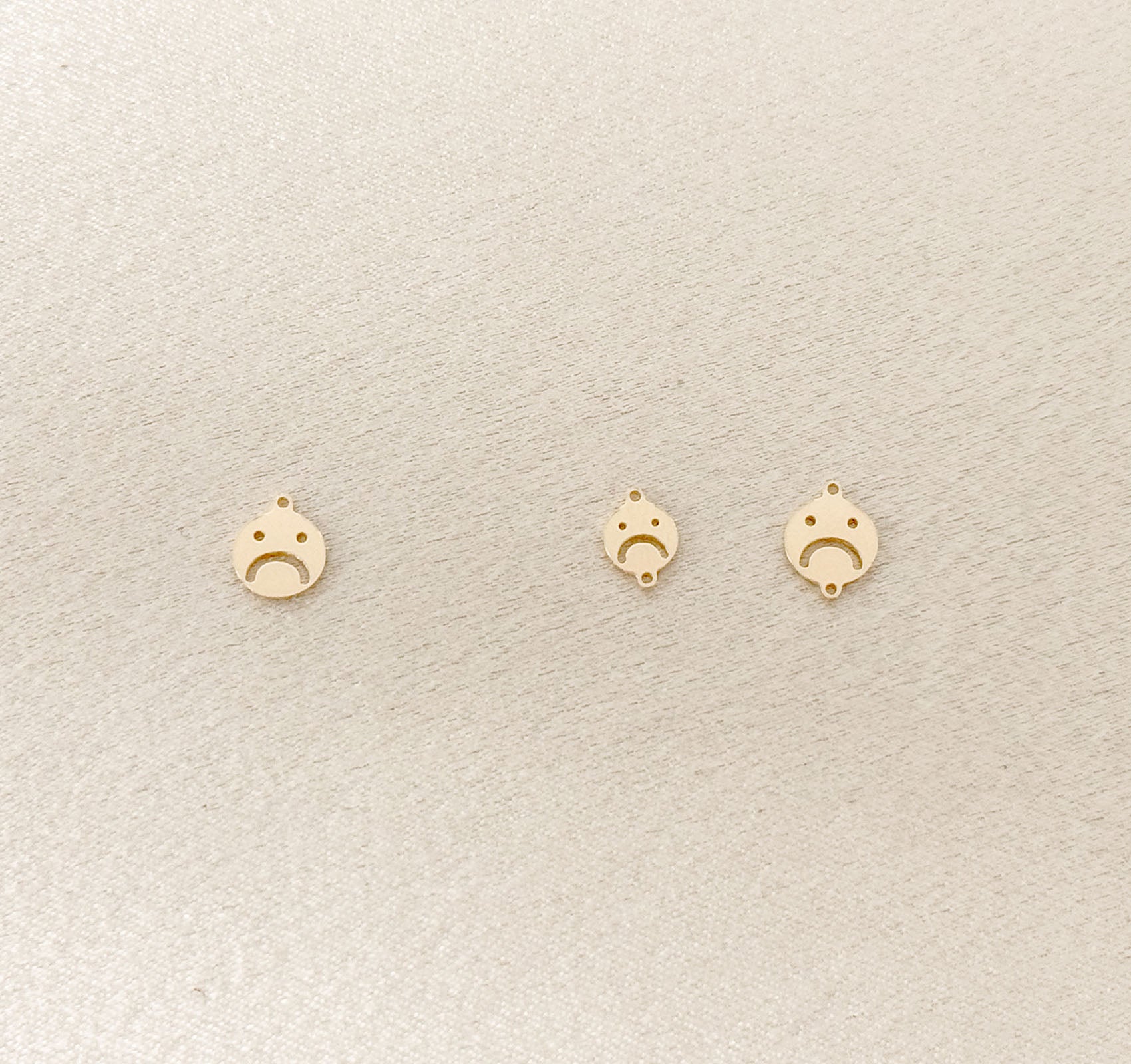 Sad Face Connector – GENERATION 1.5